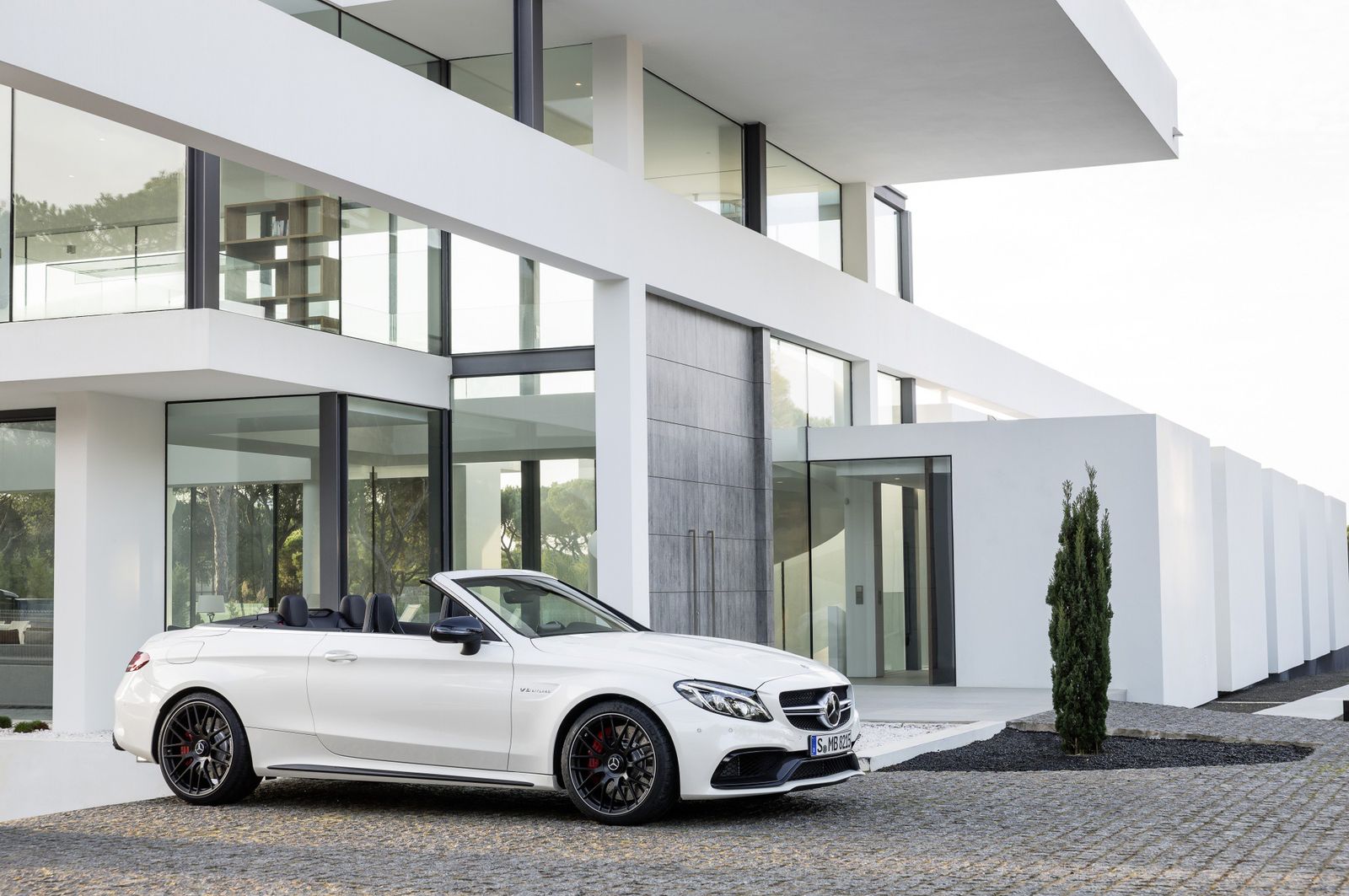 Mercedes-AMG C63 Cabriolet Is a Drop-Top C-Class Gone Wild | DriveMag Cars