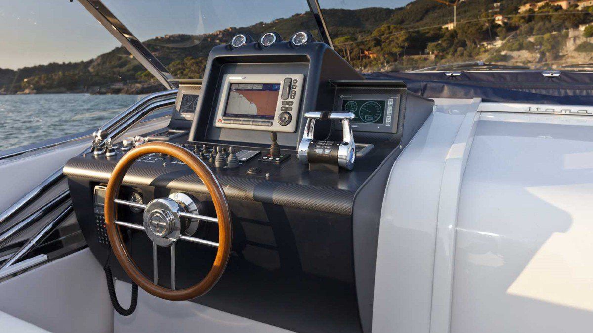 Itama 62 Is a Timeless Classic Open Yacht