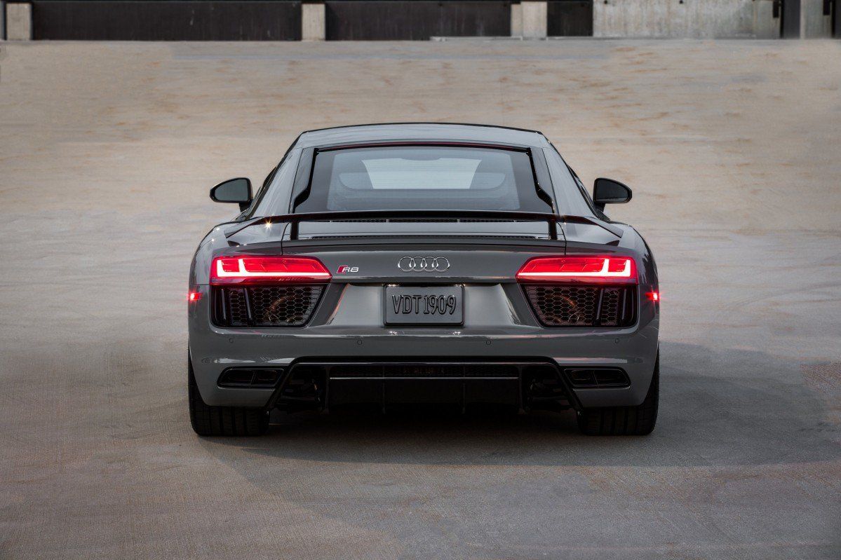 Audi Brings Laser Lights to U.S. with 2017 R8 V10 Plus Exclusive Edit...