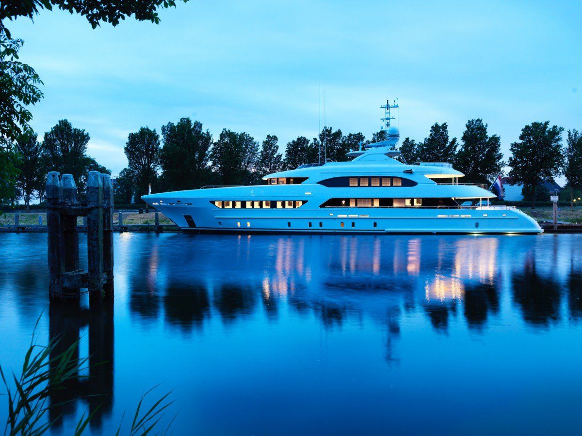 Heesen's Project Ruya delivered and named M/Y Book Ends