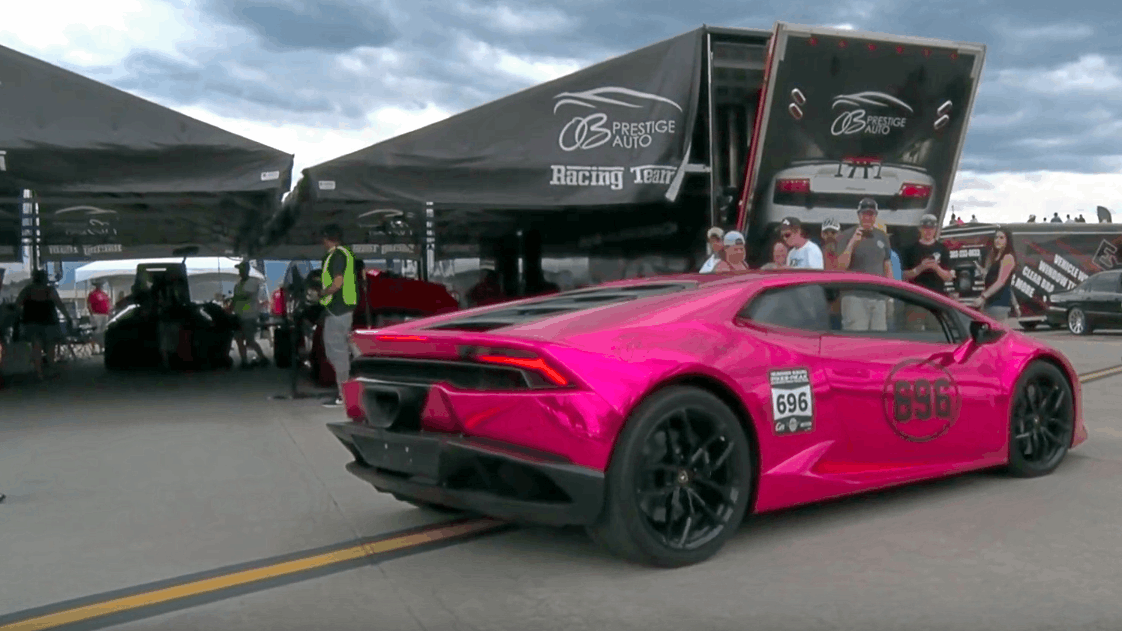 Woman celebrates anniversary by hitting 210 mph in a Pink Lambo