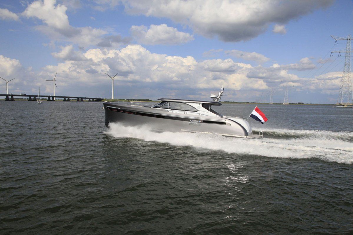 Yanmar launches new mid-range engines at Cannes