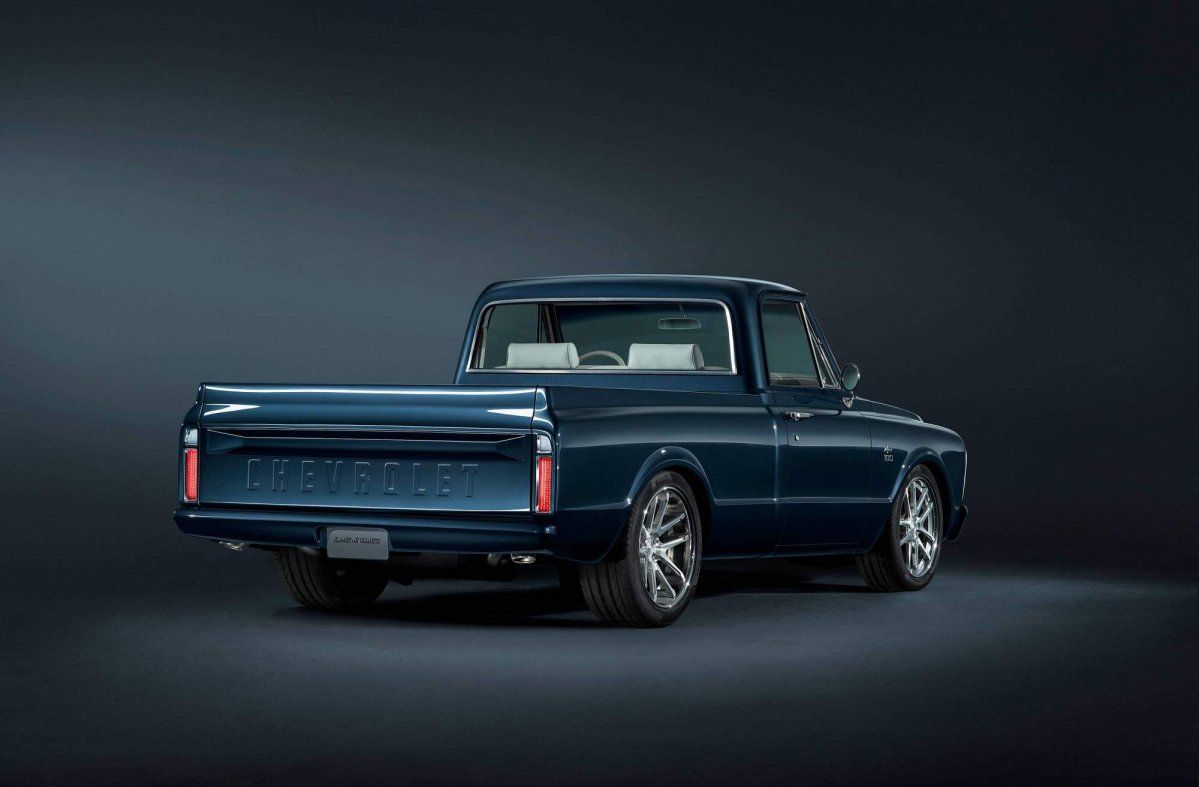 Chevrolet builds 1967 C/10 custom pickup for SEMA