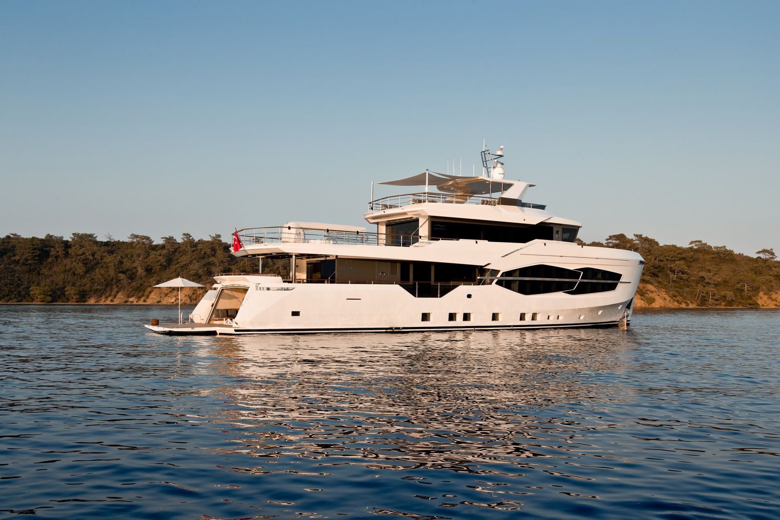 The first hull in the Numarine 32XP series is named M/Y Marla ...