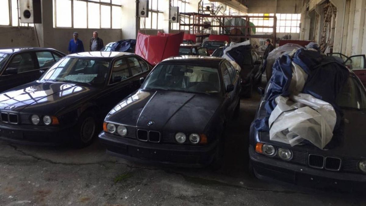 11 BMW-uri Seria 5 noi-nouțe din 1994, redescoperite în Bulgaria